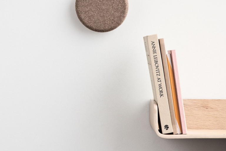 Drewniana półka ścienna Lean Bolia - Produkt - HomeSquare